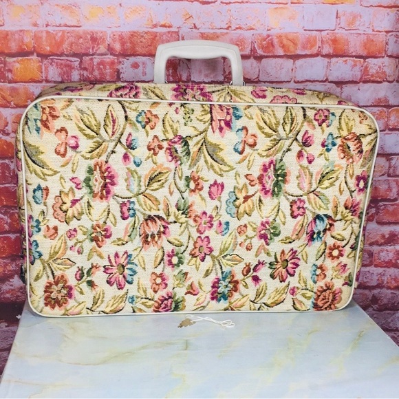 Bantam | Bags | Vintage 7s Bantam Travelware Small Floral Tapestry ...